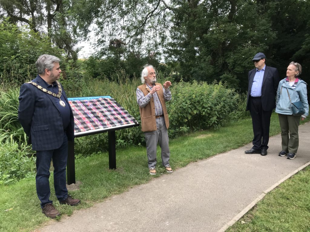 New River Misbourne Information Panel Unveiled - The Amersham Society